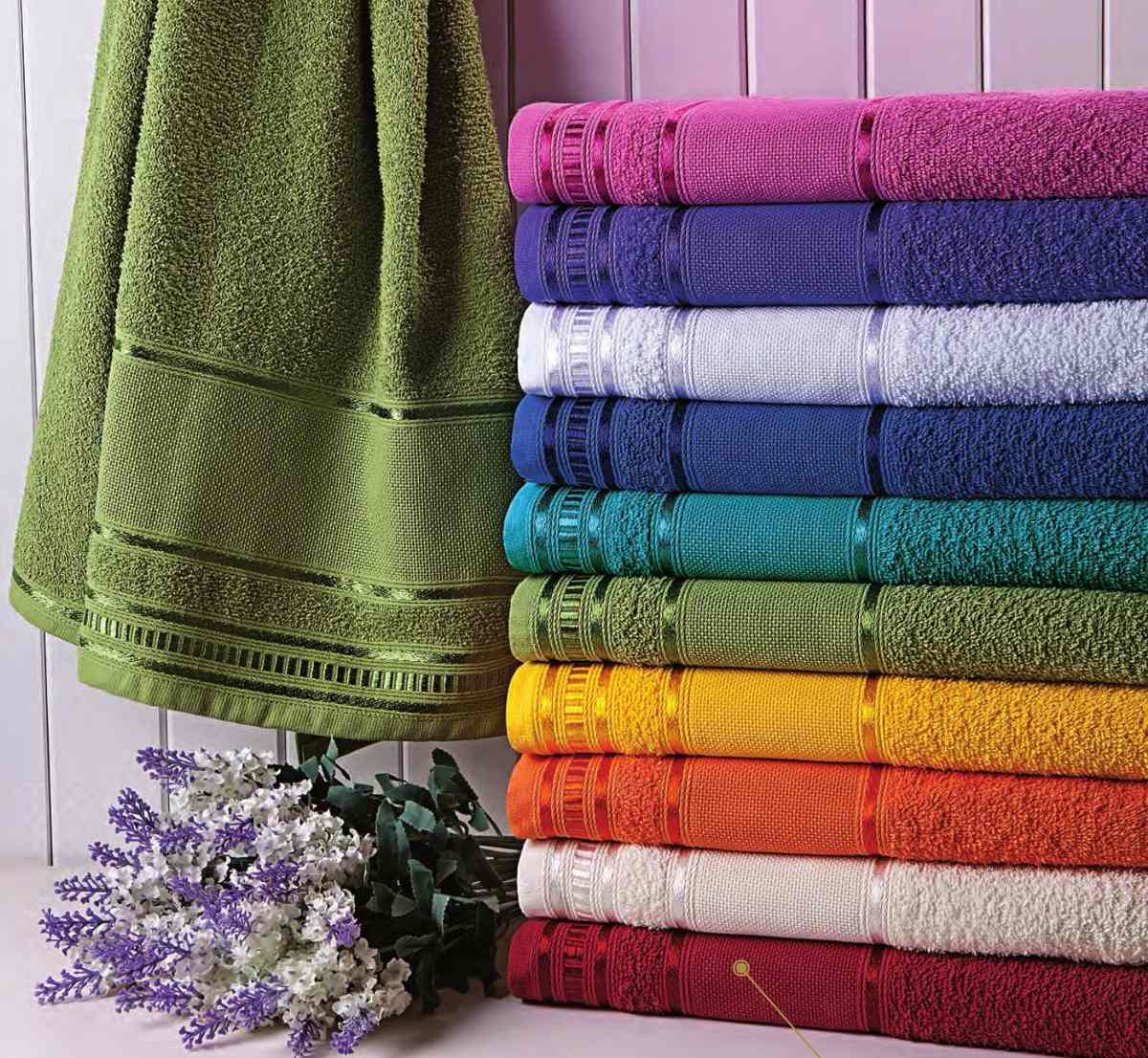 Toalhas de banho: cuidados para manter suas cores e jeitos fáceis de ...